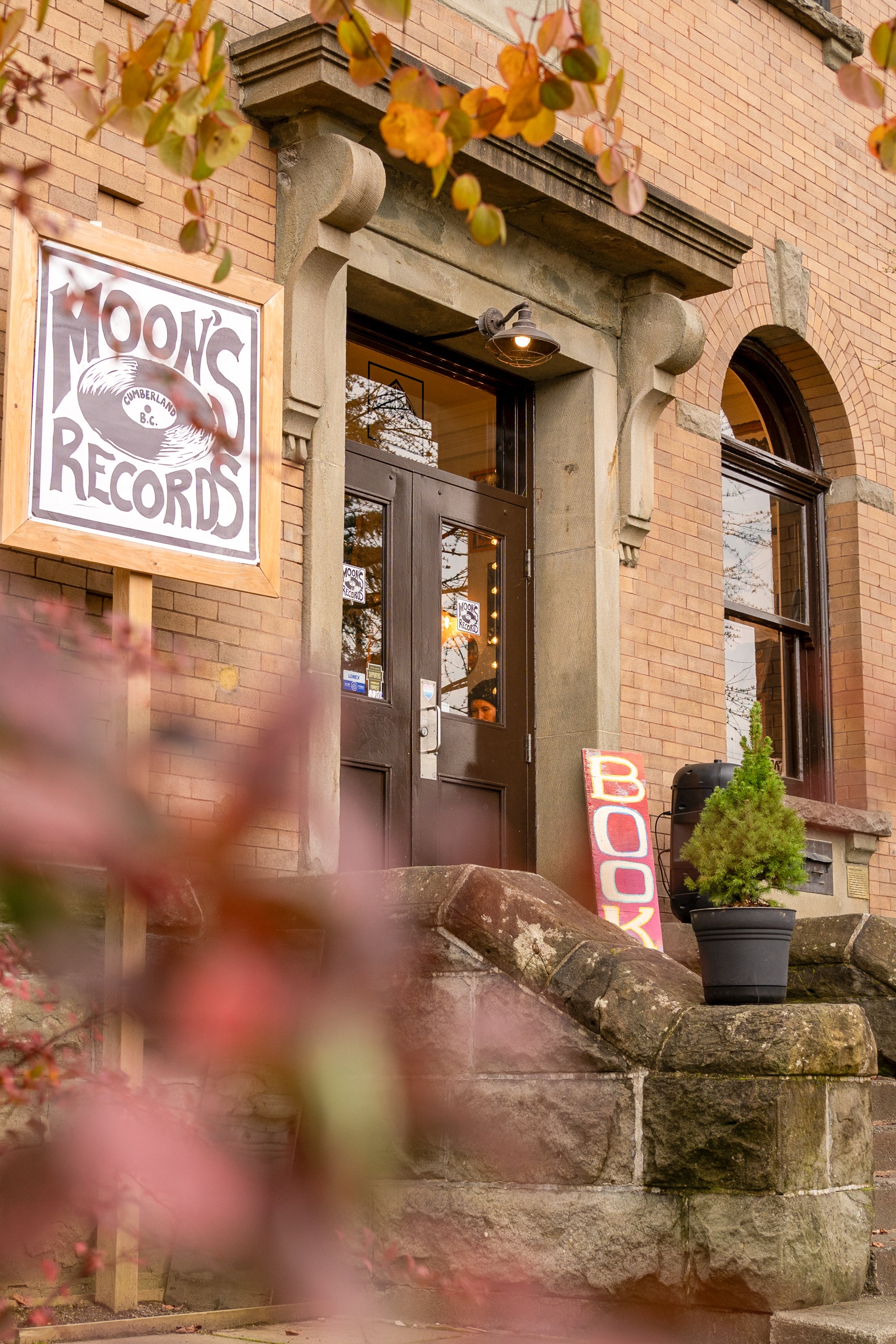 Moon's Records Homepage